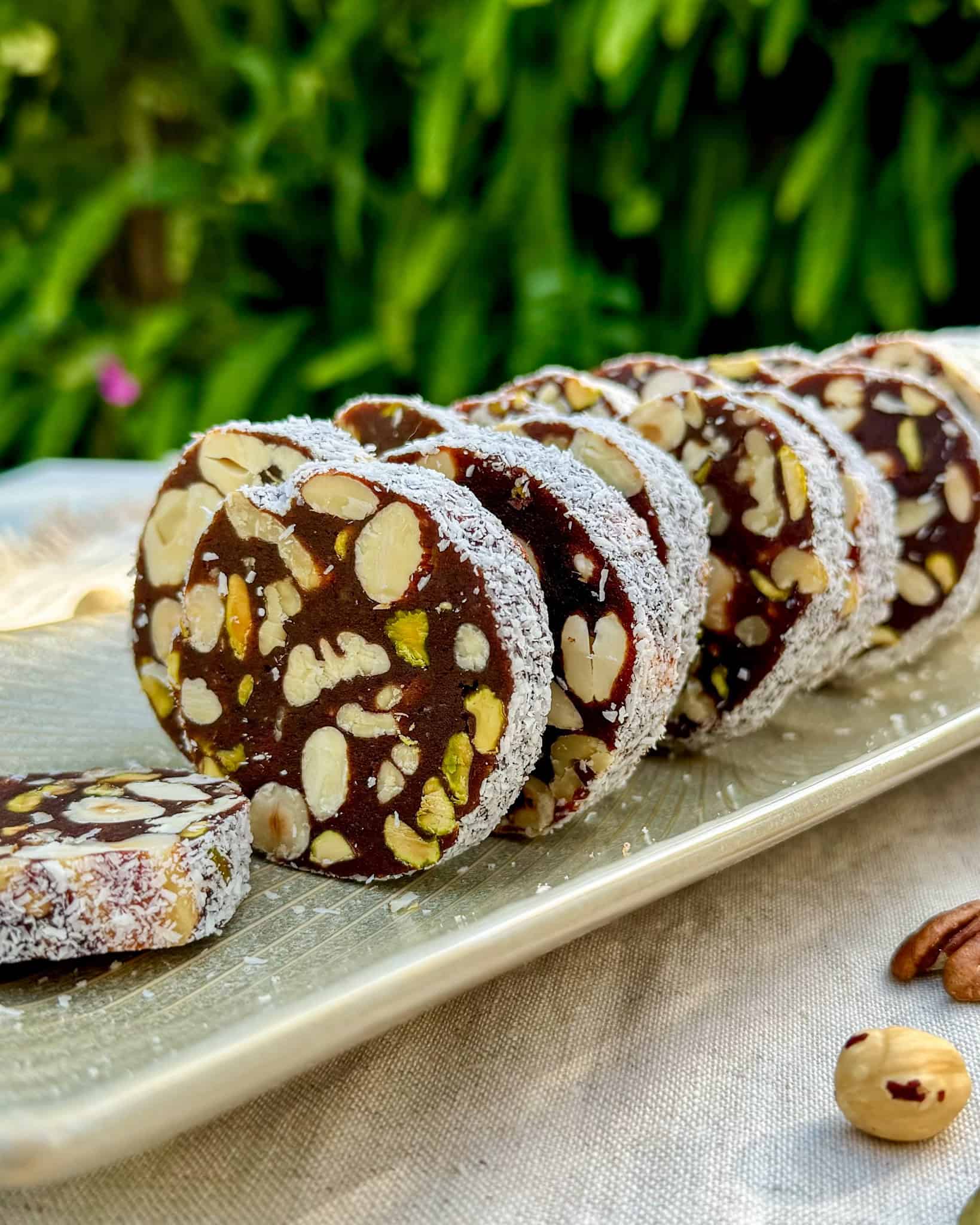 Date Rolls: Easy No-Bake Snack with Nuts, Spices, and Coconut - Nunioli