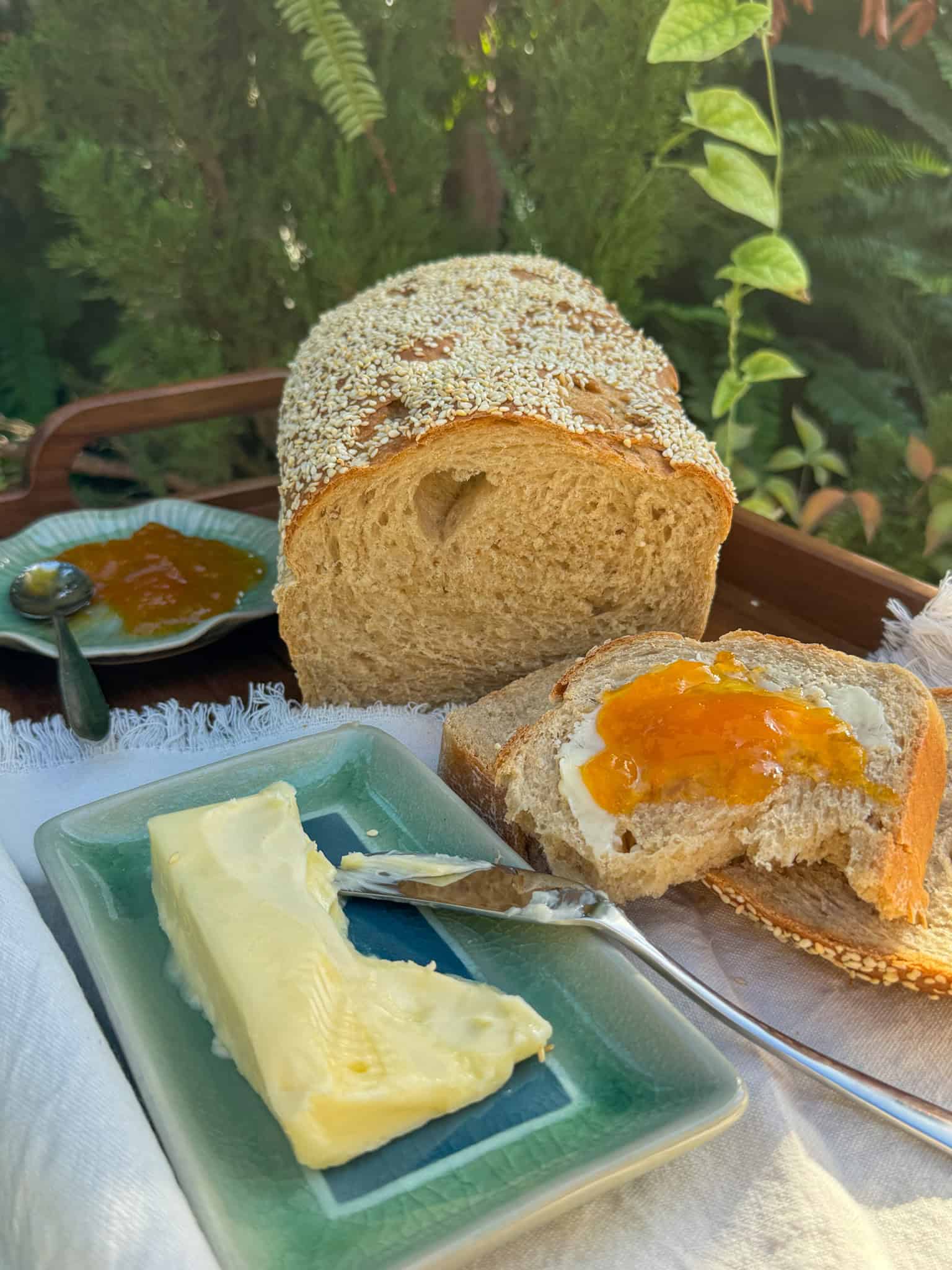 Easy Homemade Bread (Fluffy No-Knead Loaf Recipe) - Nunioli